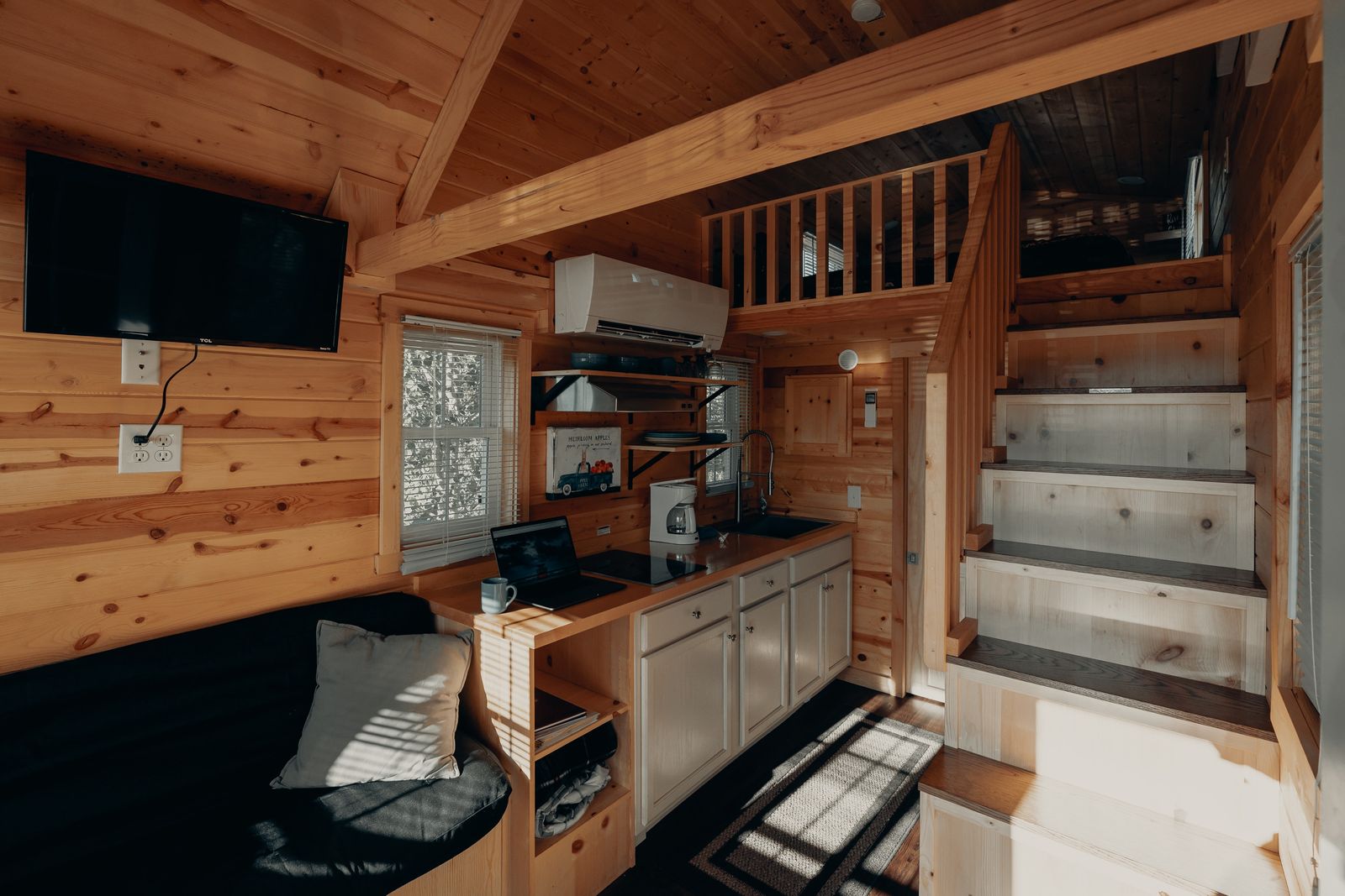 20+ Casas de Madeira Simples: Pequenas e Baratas de Dois Andares ...