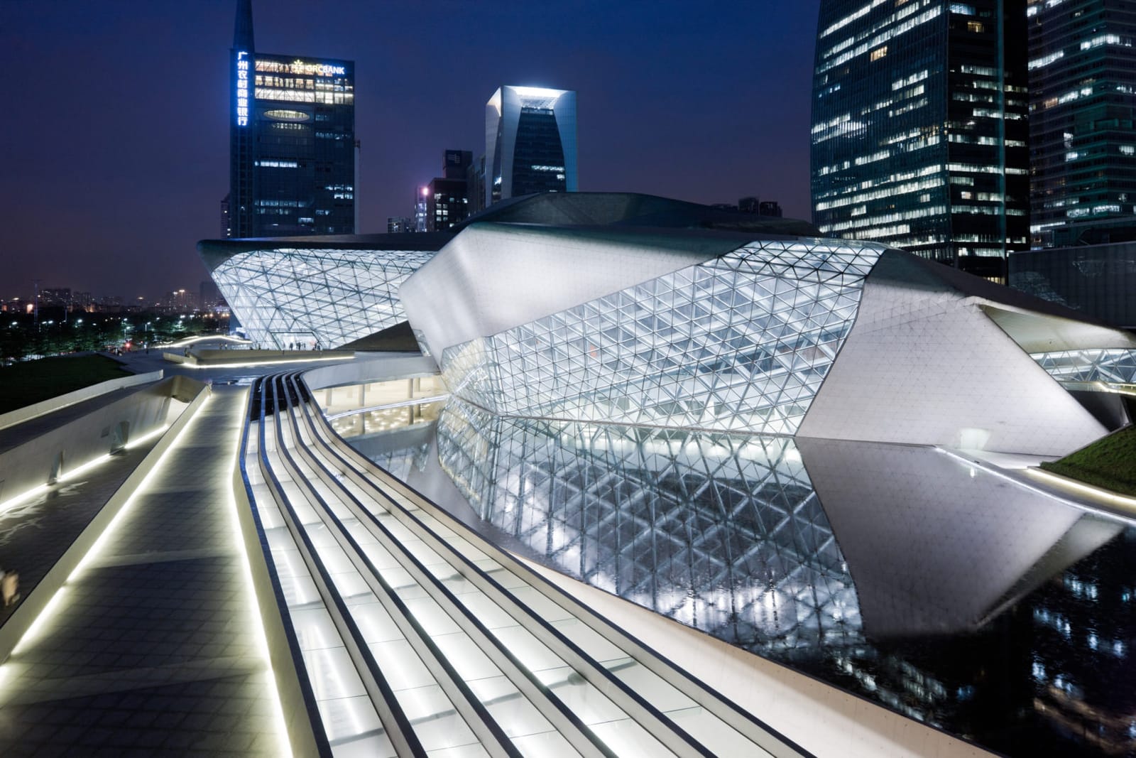 L’architecture de Zaha Hadid : Les 7 œuvres les plus impressionnantes