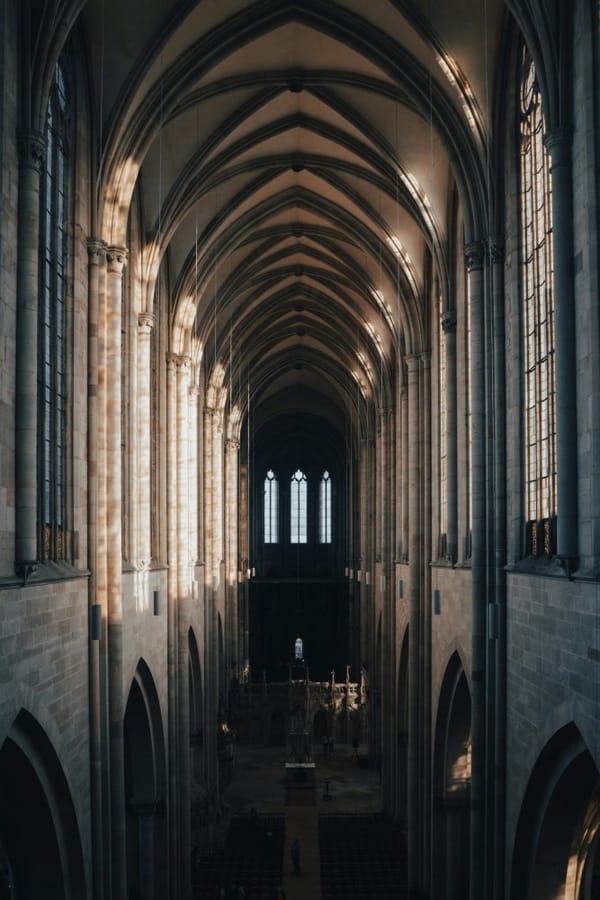 Gotik: Was ist das? Merkmale und Beispiele der Architektur