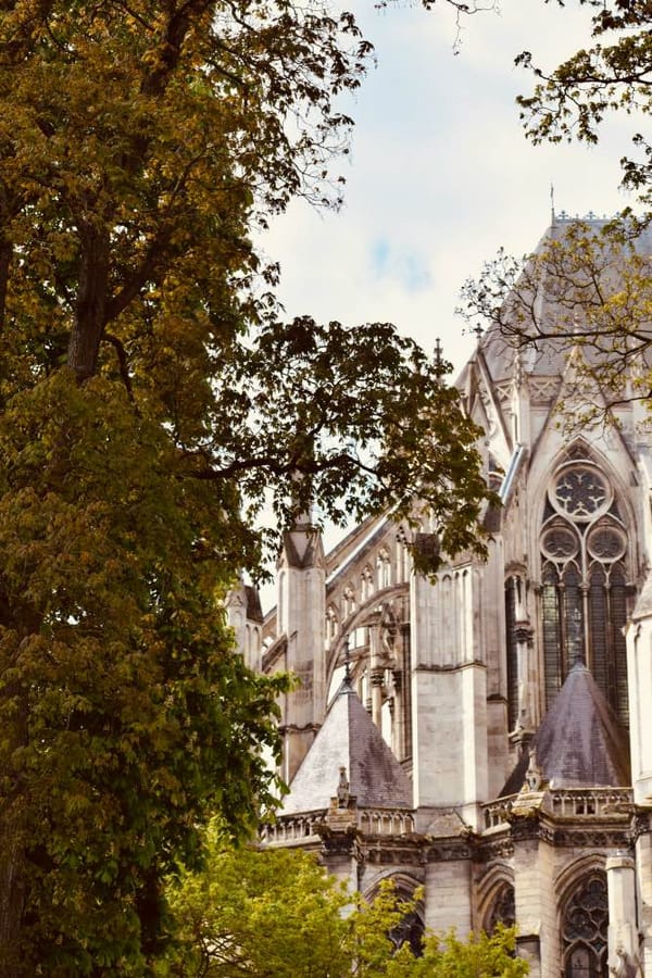 Gotik: Was ist das? Merkmale und Beispiele der Architektur