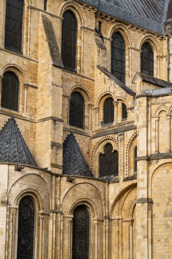 Gotik: Was ist das? Merkmale und Beispiele der Architektur